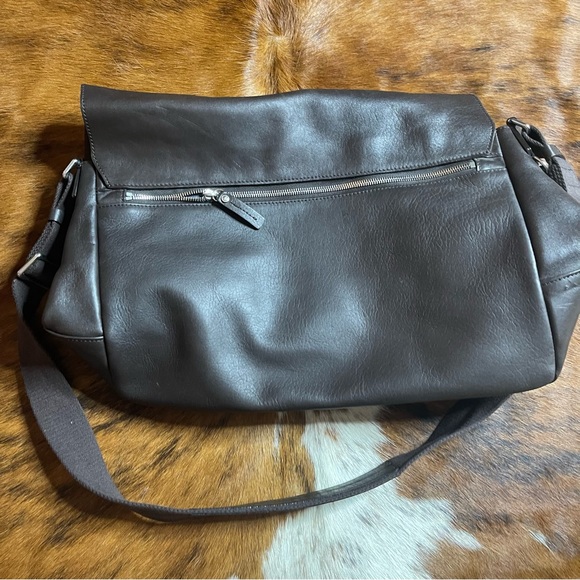 Shinola | Bags | Shinola East West Leather Messenger Bag Handmade In ...